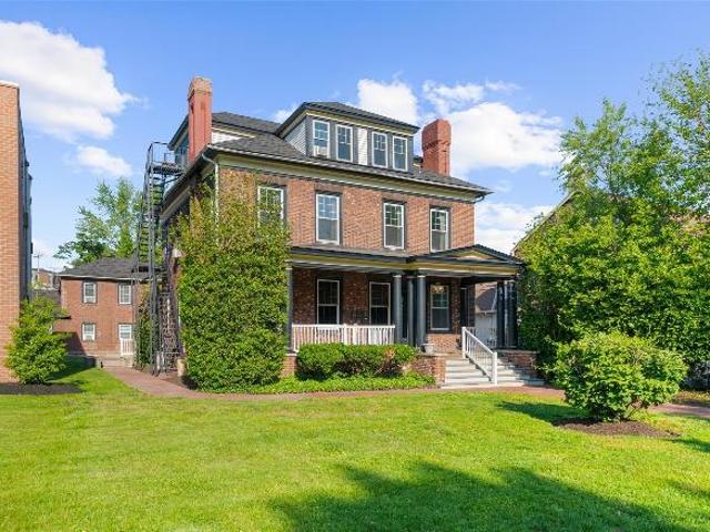 2 Br, 1 bath, Condo 724 Main St