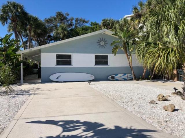 2 Br, 1 bath, Condo 726 1st St