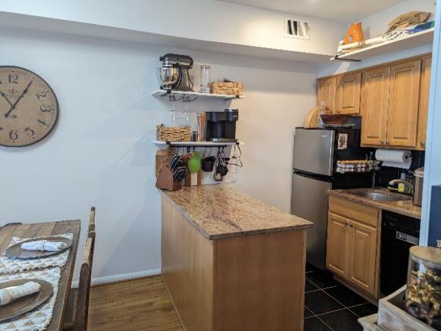 2 Br, 1 bath, Condo 726 6th Street NE