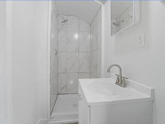 2 Br, 1 bath, Condo 726 Taylor St
