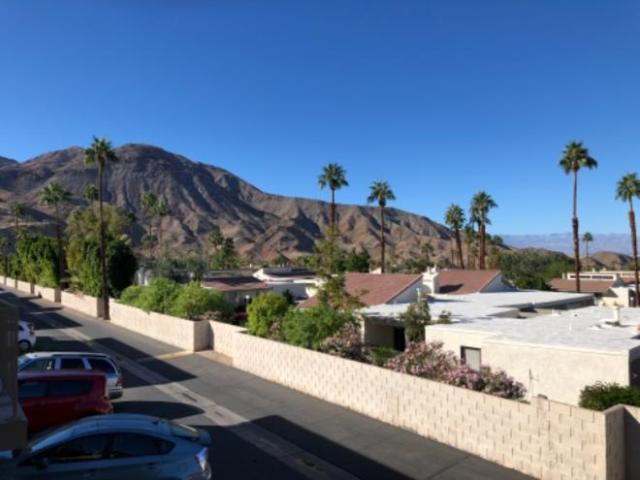 2 Br, 1 bath, Condo 72770 Willow St