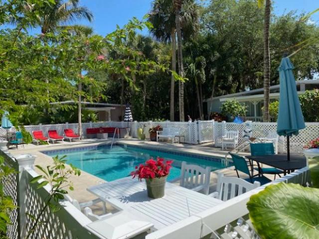 2 Br, 1 bath, Condo 728 Lantana Ln