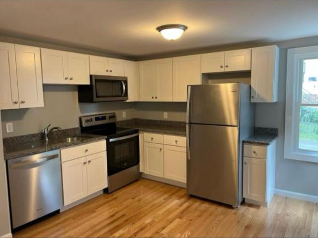 2 Br, 1 bath, Condo 72 3rd St