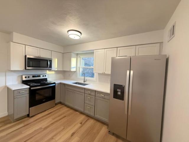 2 Br, 1 bath, Condo 730 E Shore Dr