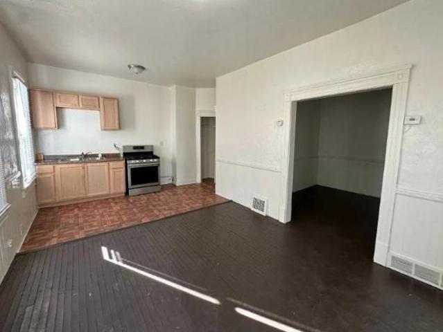 2 Br, 1 bath, Condo 731 Garth Ave