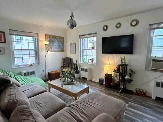 2 Br, 1 bath, Condo 735 North Terrace