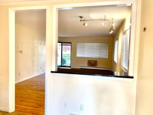 2 Br, 1 bath, Condo 77 Pitman St