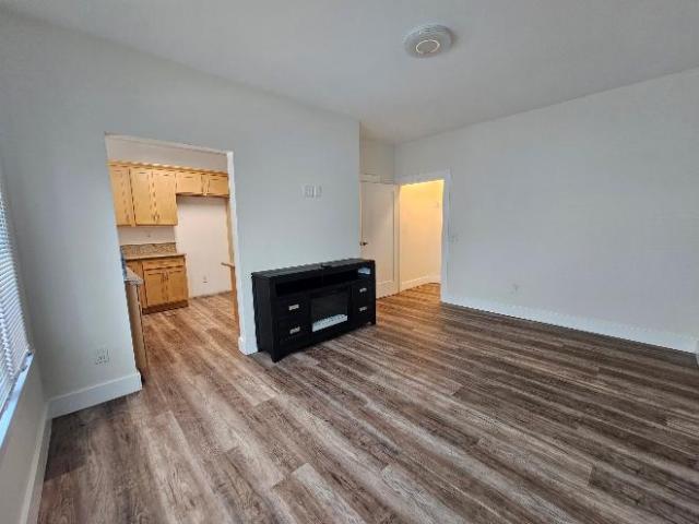 2 Br, 1 bath, Condo 740 Lime Ave