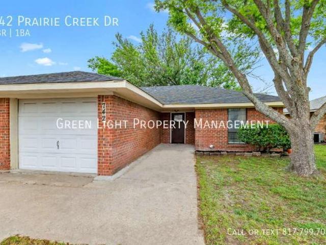2 Br, 1 bath, Condo 742 Prairie Creek Dr