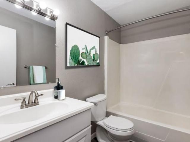 2 Br, 1 bath, Condo 7439 Lunitas Ln