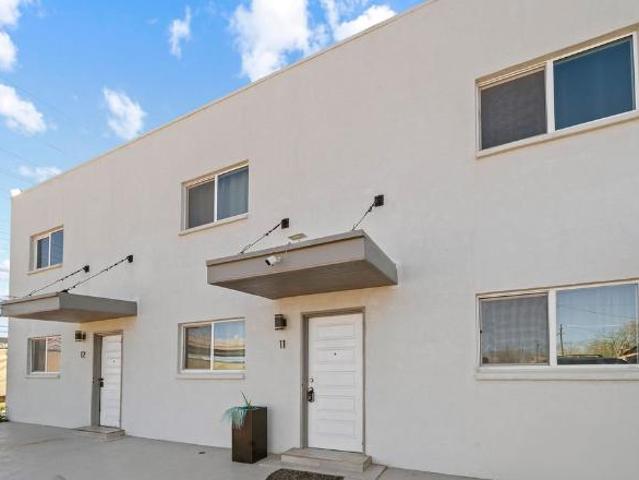 2 Br, 1 bath, Condo 7441 Alameda Ave