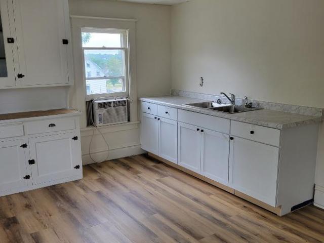 2 Br, 1 bath, Condo 744 High St