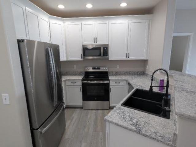 2 Br, 1 bath, Condo 7479 S Alkire St