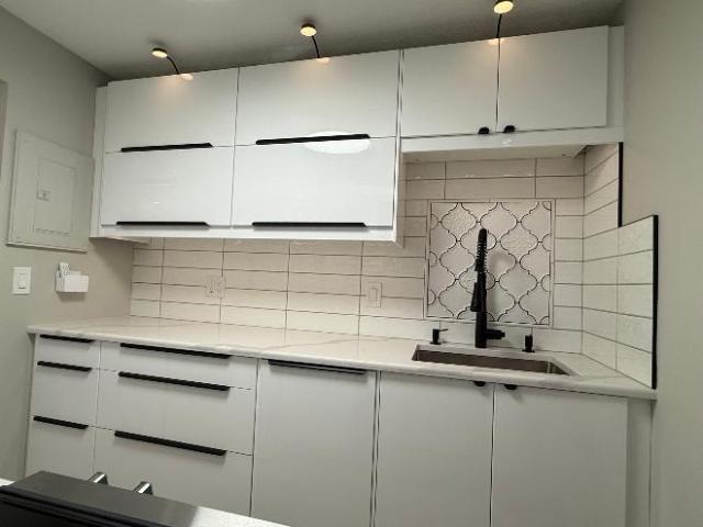2 Br, 1 bath, Condo 750 Farm Rd