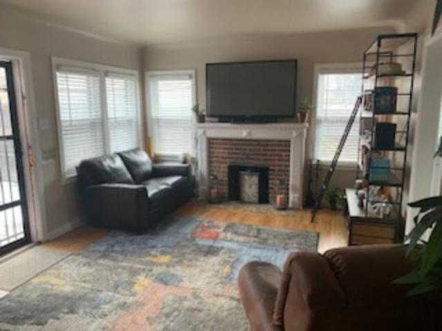 2 Br, 1 bath, Condo 755 Bellaire St