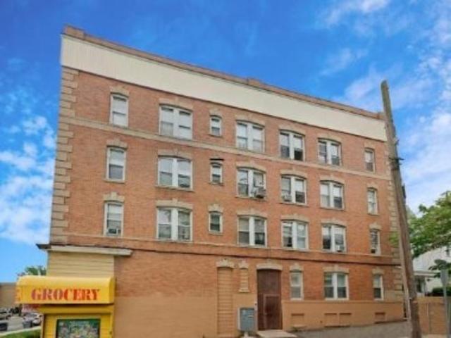 2 Br, 1 bath, Condo 759 Highland Ave
