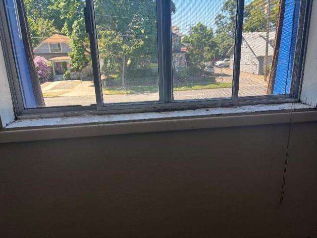 2 Br, 1 bath, Condo 759 ? Washington Street