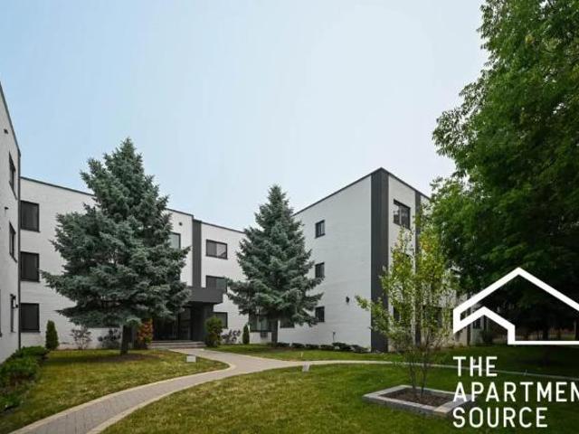 2 Br, 1 bath, Condo 7621 North Sheridan Road
