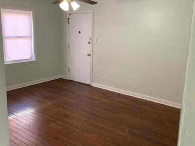 2 Br, 1 bath, Condo 7648 S Jeffrey