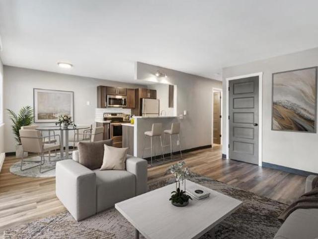 2 Br, 1 bath, Condo 7654 40th St W