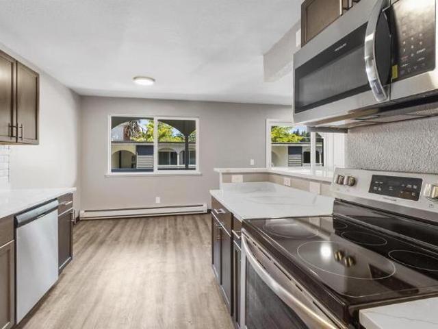 2 Br, 1 bath, Condo 7654 40th St W