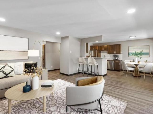 2 Br, 1 bath, Condo 7654 40th St W