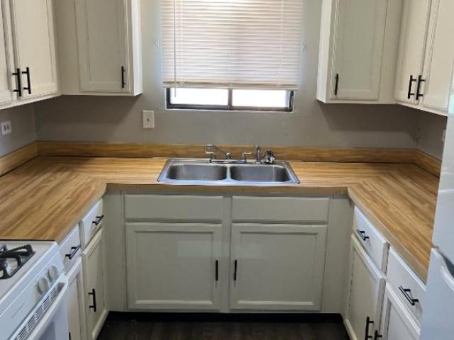 2 Br, 1 bath, Condo 7718 Wildwood Ct