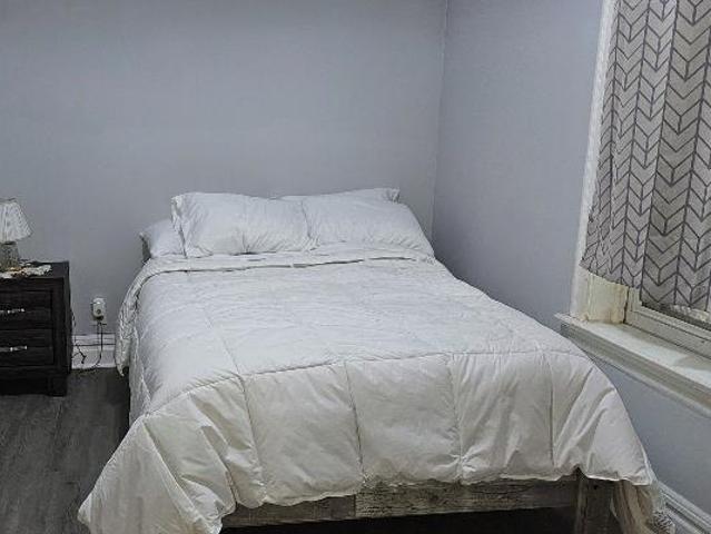 2 Br, 1 bath, Condo 7712 S Carpenter St