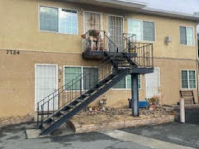 2 Br, 1 bath, Condo 7724 University Ave