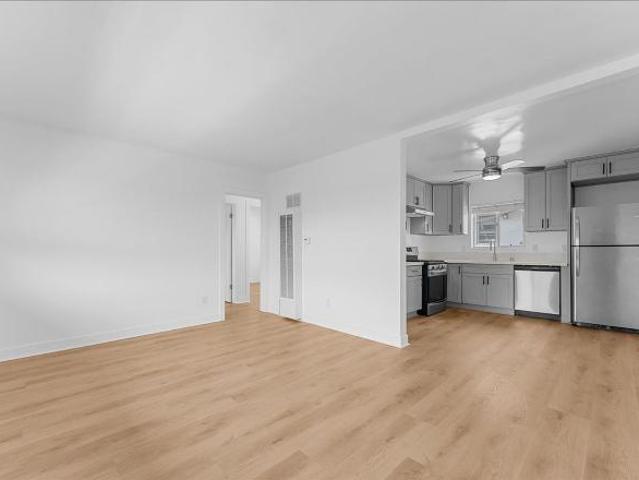 2 Br, 1 bath, Condo 7739 Laurel Canyon Blvd