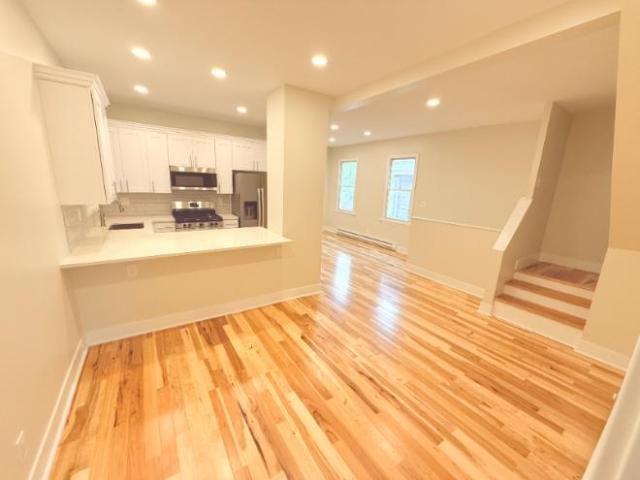 2 Br, 1 bath, Condo 78 Wessington Avenue