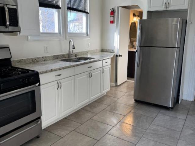 2 Br, 1 bath, Condo 78 Berkshire Place