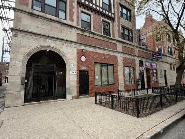 2 Br, 1 bath, Condo 7908 S Langley Ave