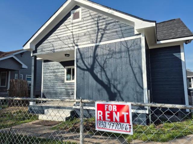 2 Br, 1 bath, Condo 7909 Ford St