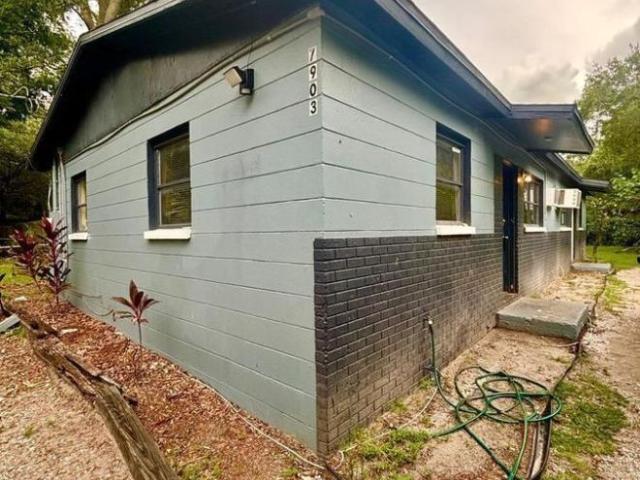 2 Br, 1 bath, Condo 7903 N 13th St