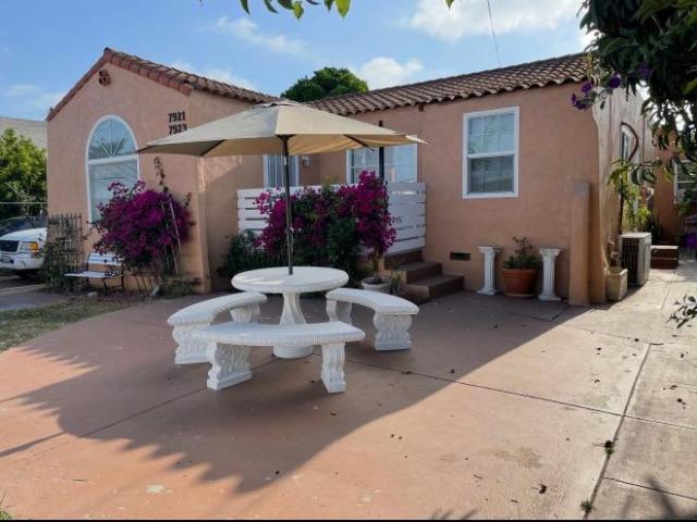 2 Br, 1 bath, Condo 7923 Morton Ave