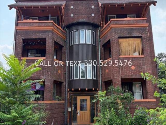 2 Br, 1 bath, Condo 798 W Market St