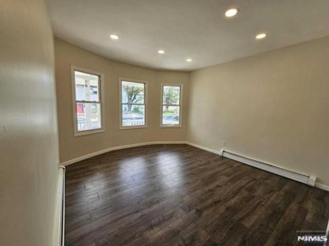 2 Br, 1 bath, Condo 7 Davidson St