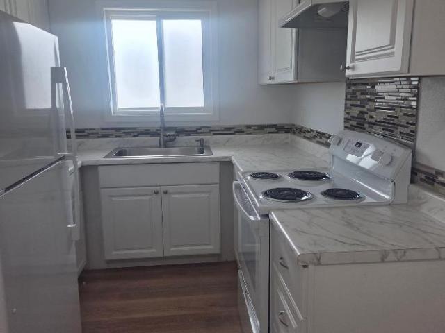 2 Br, 1 bath, Condo 8000 NE Hwy 99