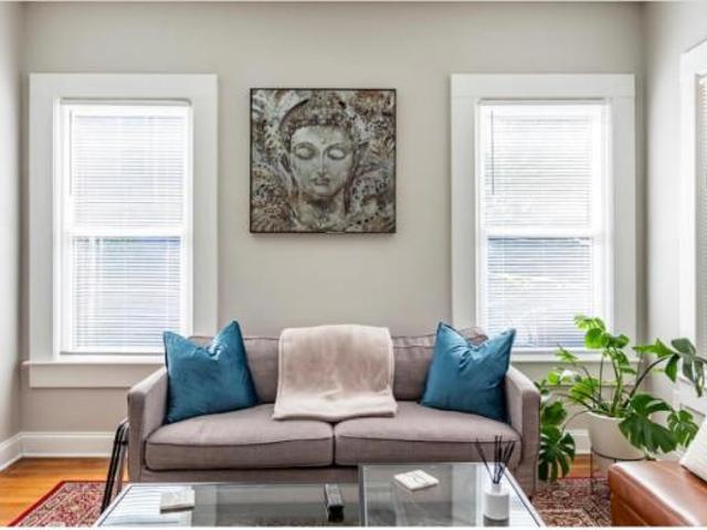 2 Br, 1 bath, Condo 800 Metropolitan Pkwy Sw
