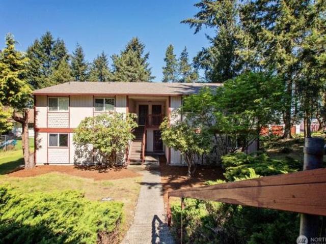 2 Br, 1 bath, Condo 8024 W Bicentennial Lp