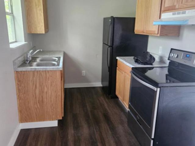 2 Br, 1 bath, Condo 802 Abney Ave