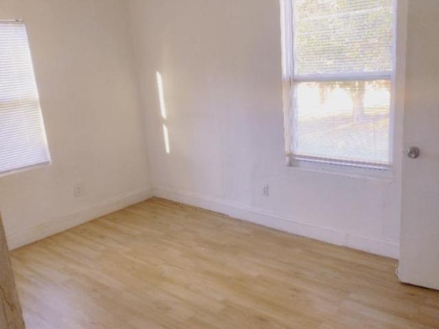 2 Br, 1 bath, Condo 8036 Mattox Ave
