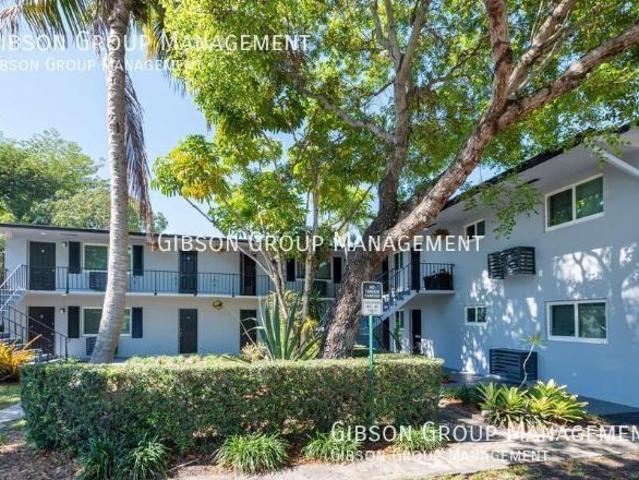 2 Br, 1 bath, Condo 806 NE 16th Place