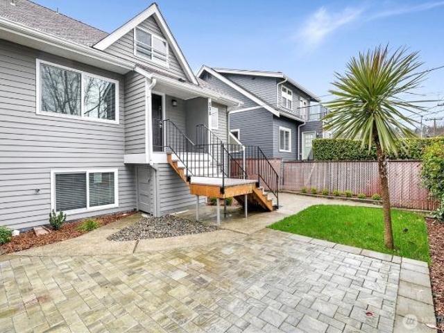 2 Br, 1 bath, Condo 808 NW Market St