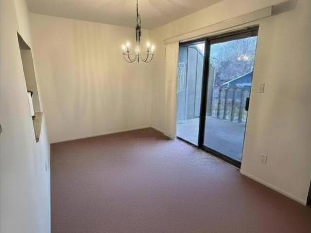 2 Br, 1 bath, Condo 809 E Drake Rd