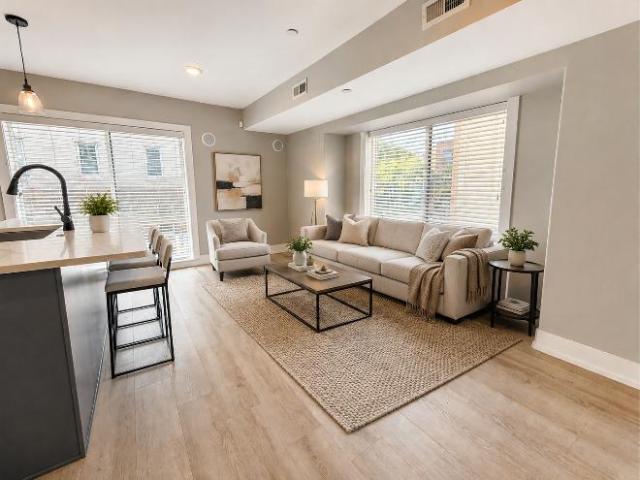 2 Br, 1 bath, Condo 809 N 17th St
