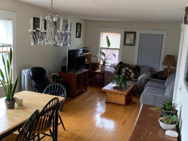 2 Br, 1 bath, Condo 80 Hillsdale Rd