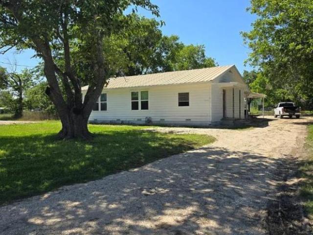 2 Br, 1 bath, Condo 811 E Navarro Ave