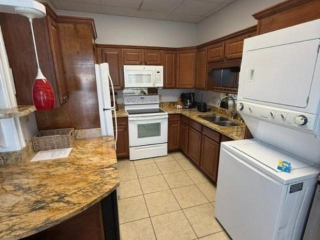 2 Br, 1 bath, Condo 815 Bayshore Dr